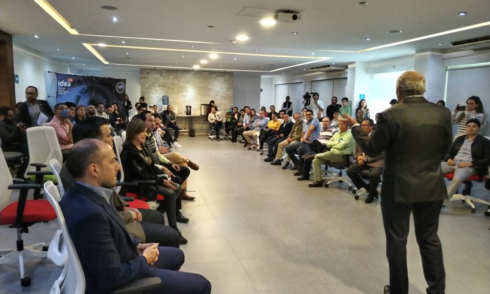 Fernando Cuadra en la Comunidad de Moda y Diseño “N-Evolución ...